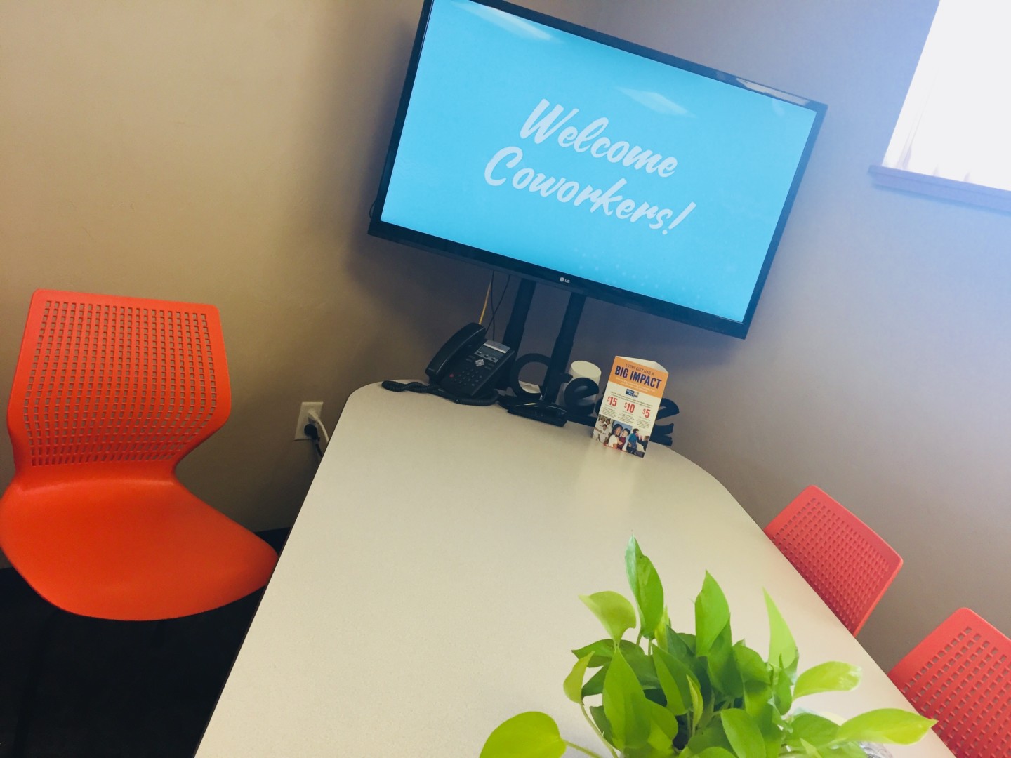 Be more colorful & explicit at work | Markey Digital Signage